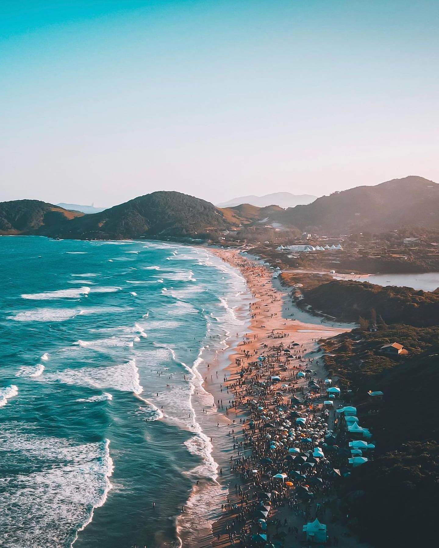 Praia do Rosa em Imbituba: guia completo